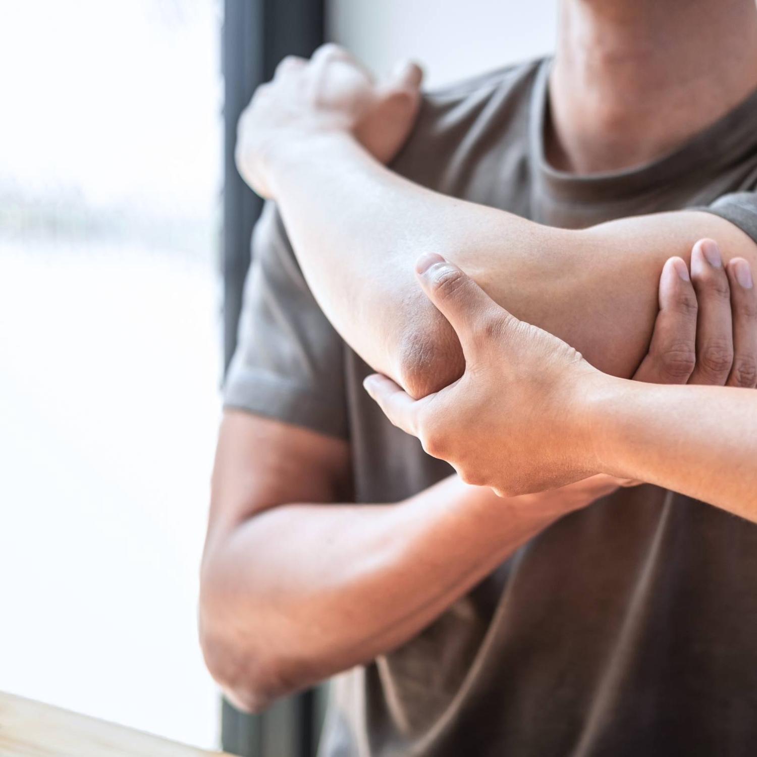 Your Guide to Osteopathy Helping with Tennis Elbow Recovery? - The London Road Osteopathy Clinic